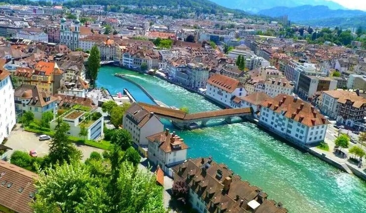 Top 10 Tourist Destinations For A First Holiday Abroad