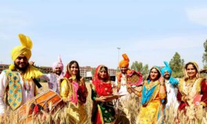 List of 30 Most Famous Festivals of India with Photos
