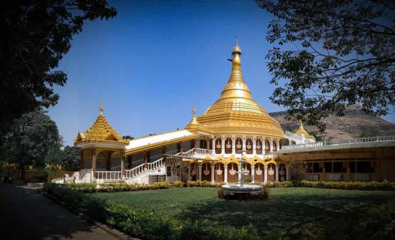 7 Popular Buddhist Meditation Retreats in India